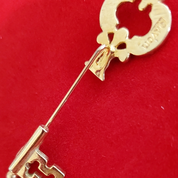 Avon | Jewelry | Avon Vintage Skeleton Key Stick Pin | Poshmark